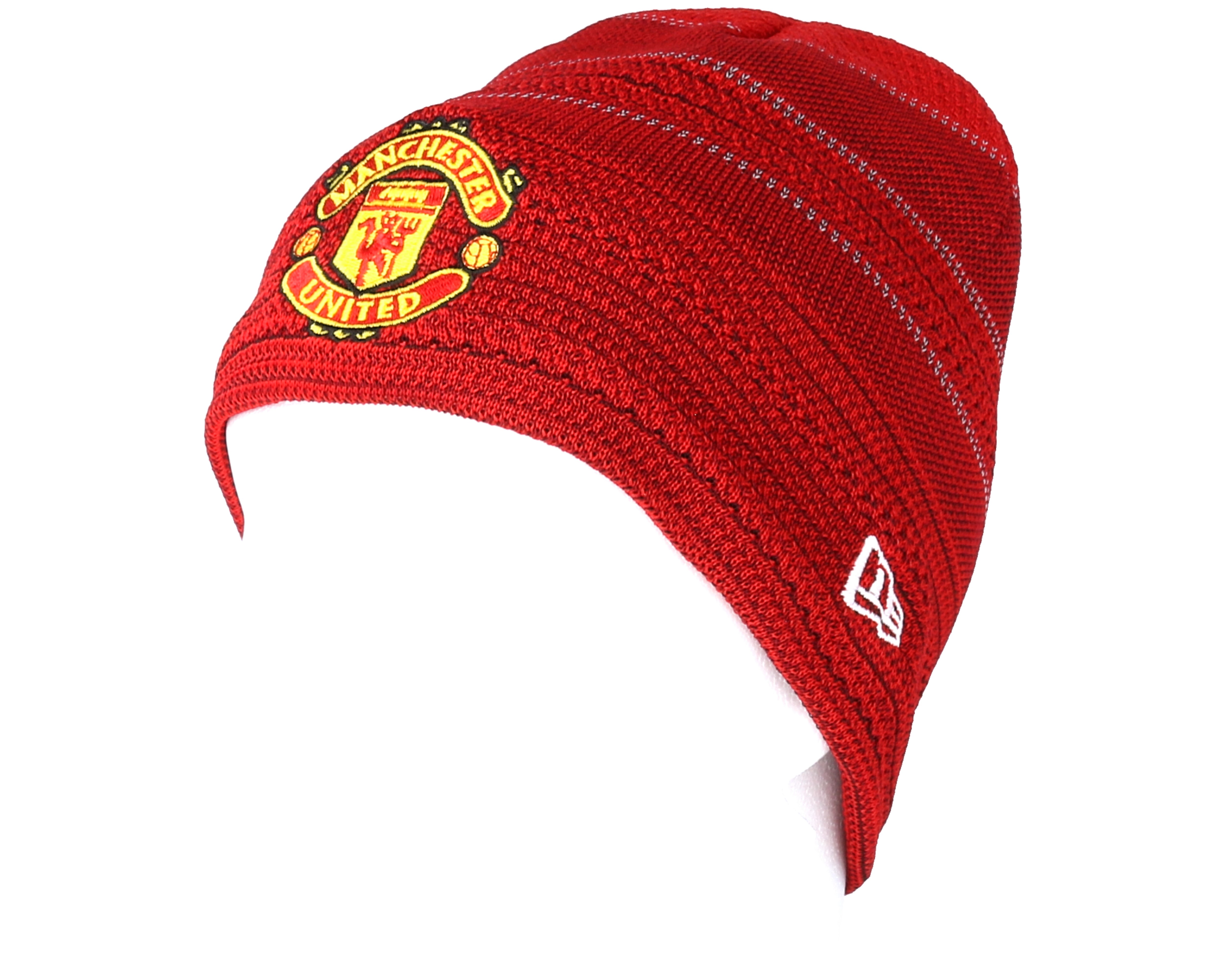 Manchester United Engineered Skull Knit Red Beanie - New Era beanies ...