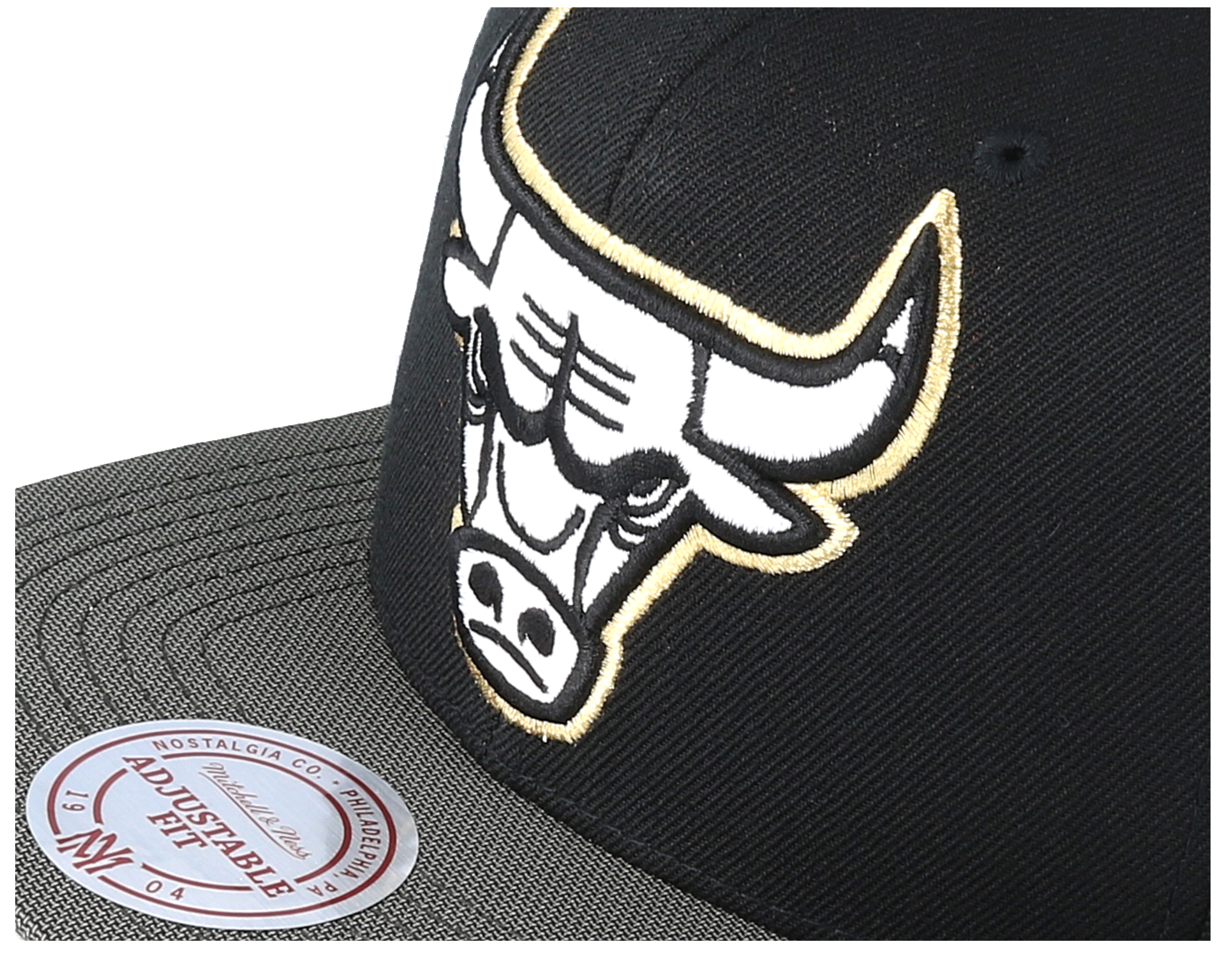 Chicago Bulls Gold Tip Black Snapback - Mitchell & Ness caps ...