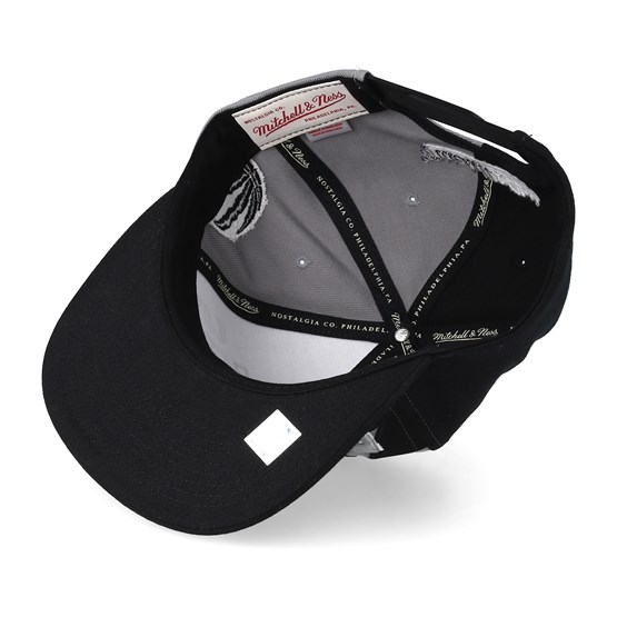 Toronto Raptors Shark Tooth Grey/Black Snapback - Mitchell & Ness caps ...
